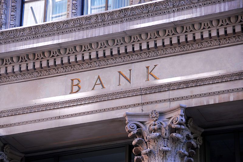 Addressing Lack-of-Confidence Risks in the Banking Industry